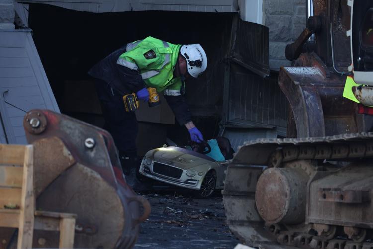 Two dead, four critically injured in Brampton fire