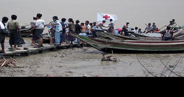 Burma victims in crisis after aid seized