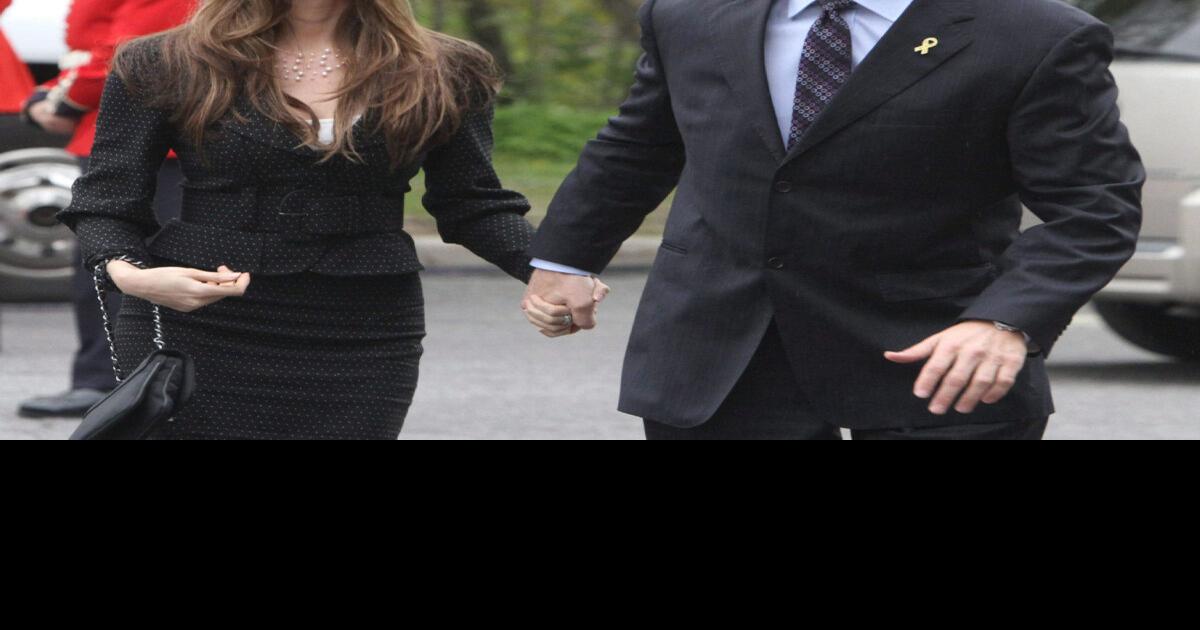 Peter MacKay and wife expecting first child