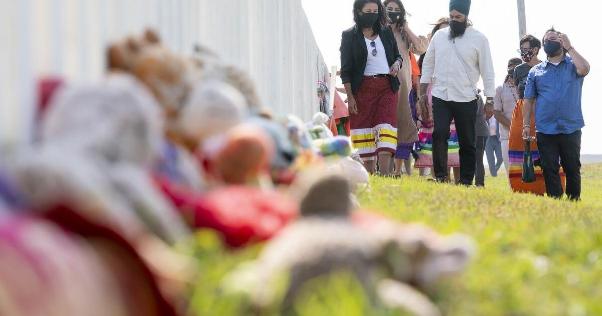 Jagmeet Singh can't help it. He has to slam Justin Trudeau