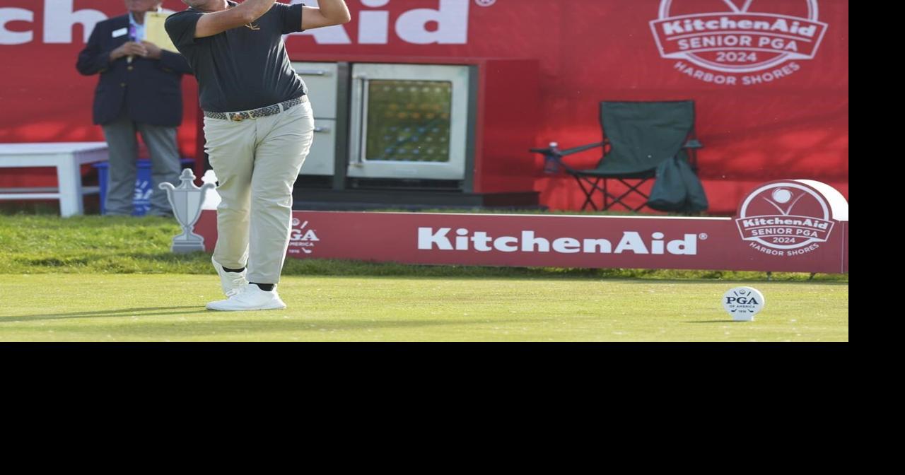 Bland posts 66 and leads Senior PGA in his senior major debut