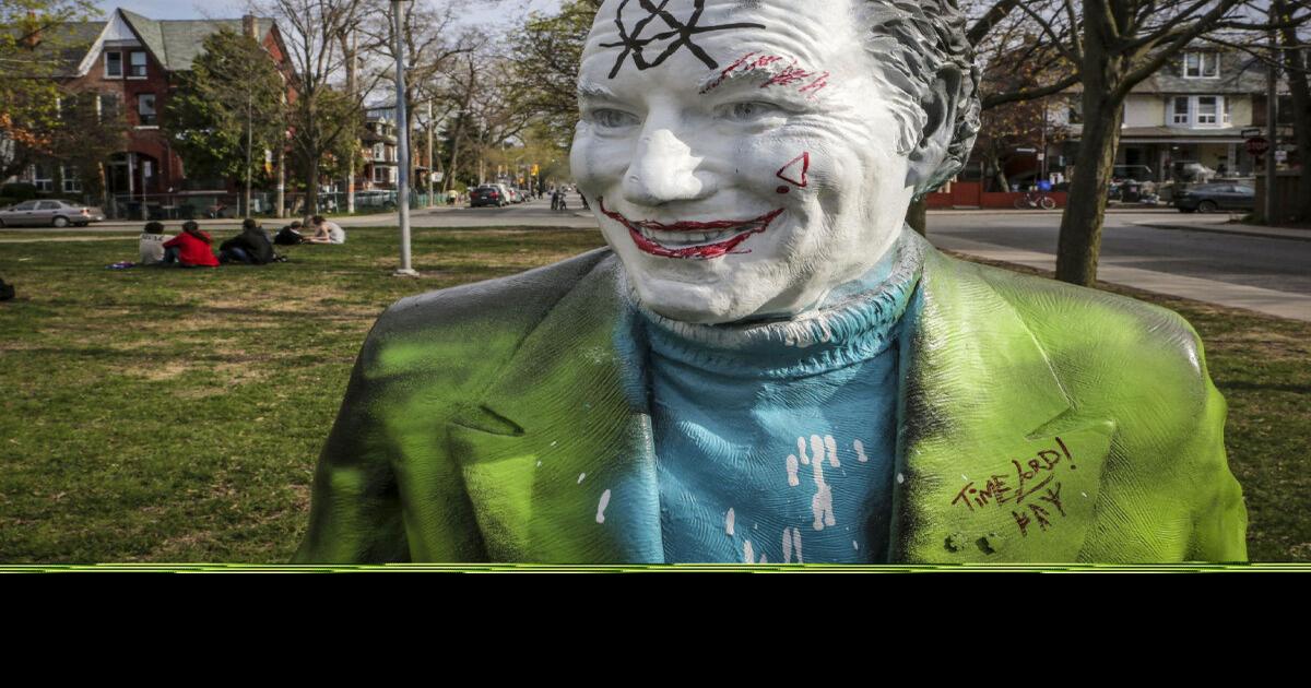 King of Kensington Al Waxman’s statue gets unwanted makeover