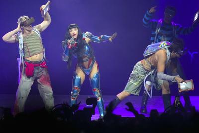 Review: Katy Perry dazzles fans with Toronto concert spectacle