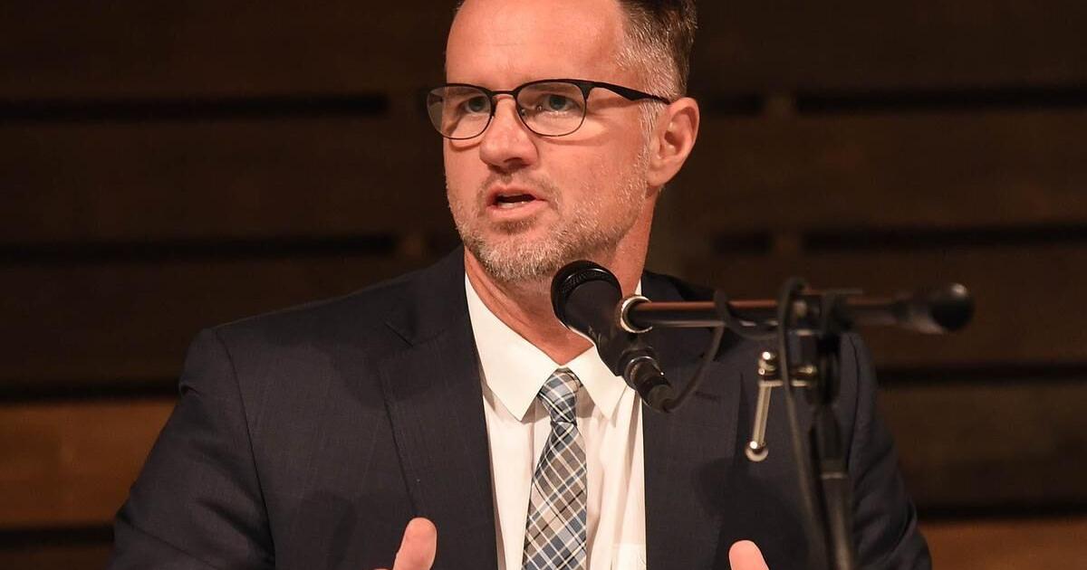 Iain Lovatt elected mayor of Whitchurch-Stouffville, defeating Justin ...