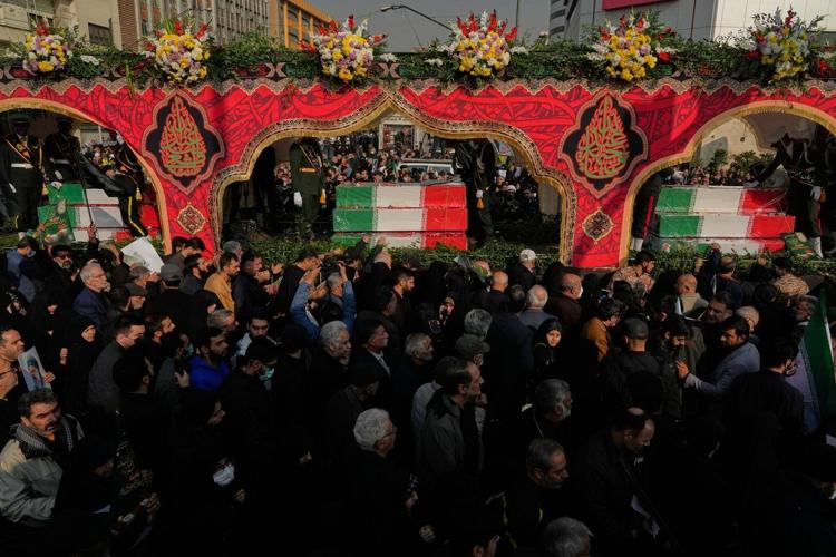 Photos show mourners in Tehran honoring the unknown soldiers killed in ...