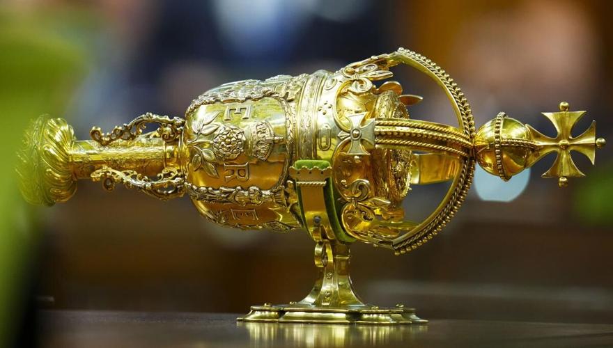 Symbols matter. Let’s redesign Canada’s parliamentary mace to include ...