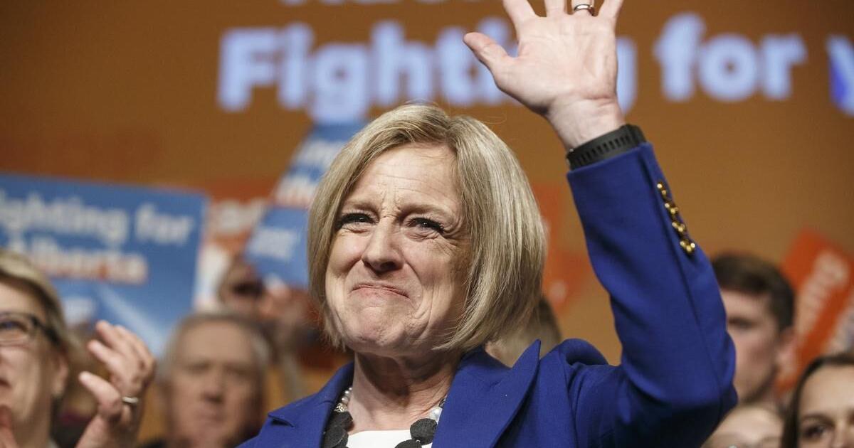 Rachel Notley, MLA caucus colleagues, officially sworn in as Alberta ...