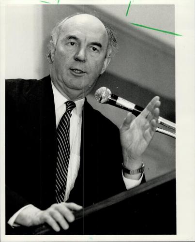 Family says former Liberal cabinet minister Donald Macdonald dead at 86