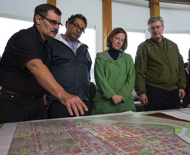 Stephen Harper in Calgary to survey flooding
