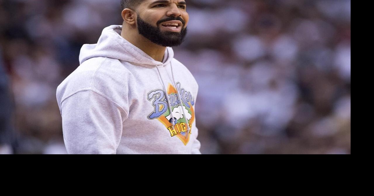 Drake spotted with wired headphones, should we follow suit?