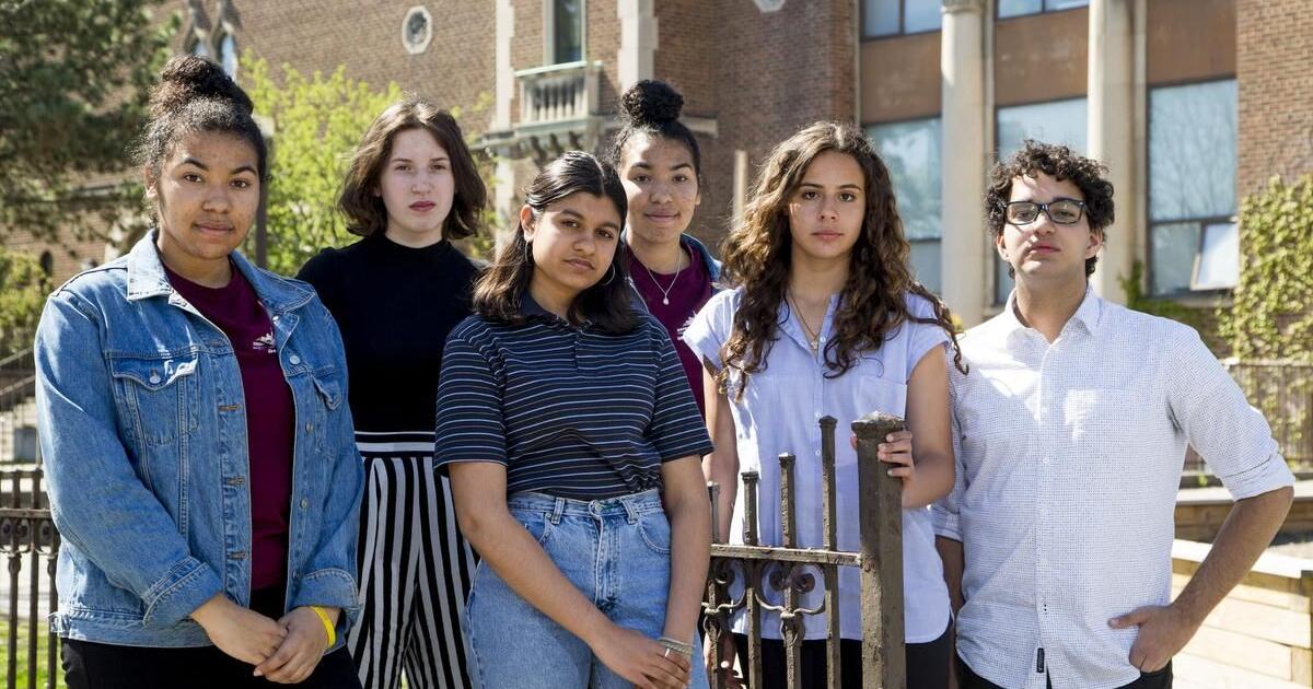 These Toronto high-schoolers are walking out of class for tougher ...