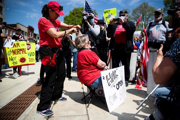 Barbers to offer free haircuts to protest Michigan lockdown