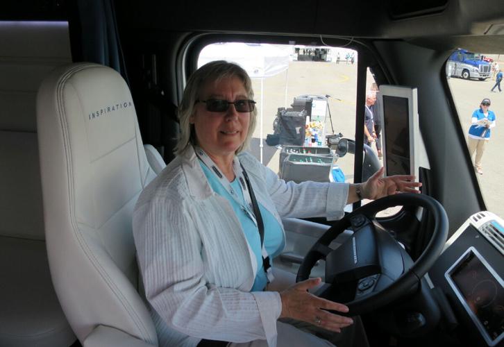 World's first self-driving tractor trailer unveiled