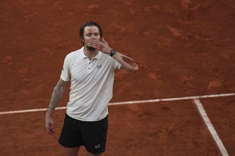 French Open: No. 62 Alexander Bublik of Kazakhstan beats No. 5 Jack Draper in the fourth round