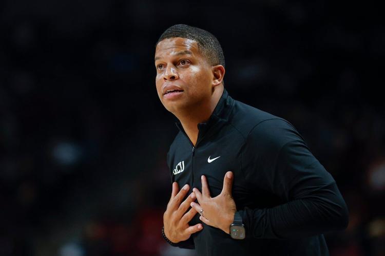 Latson leads new-look No. 2 South Carolina to opening blowout over ...