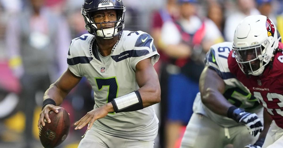 Russell Wilson dismisses wristband comment from Pete Carroll Russell Wilson dismisses wristband comment from Pete Carroll