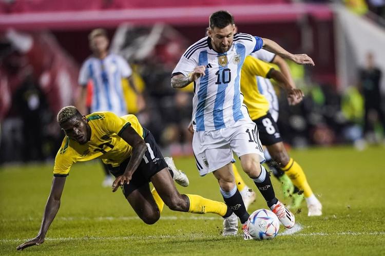 Messi 2 goals, accosted twice, Argentina tops Jamaica 3-0