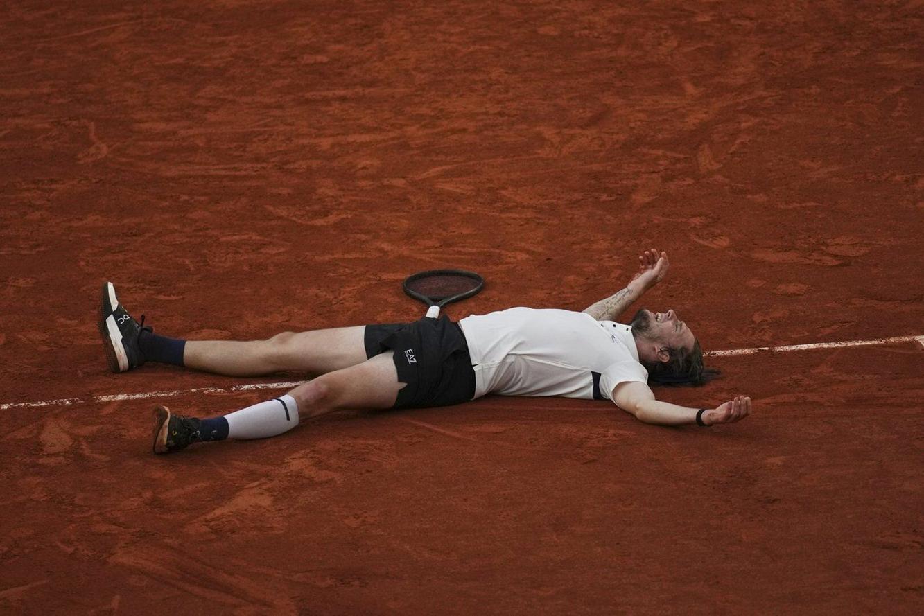 French Open: No. 62 Alexander Bublik of Kazakhstan beats No. 5 Jack Draper in the fourth round