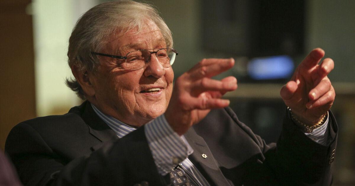 Roy McMurtry dead at 91