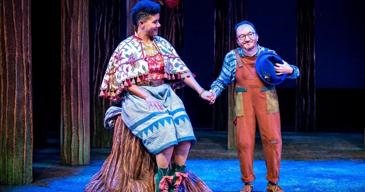 Review: Two actors plays 14 roles in this clever ‘Snow White’