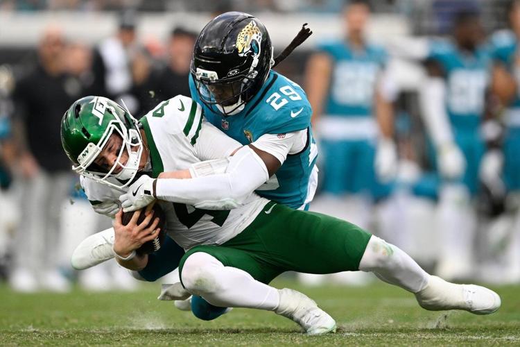 Jaguars overwhelm Jets from start to finish in 48-20 rout, reach 10 wins