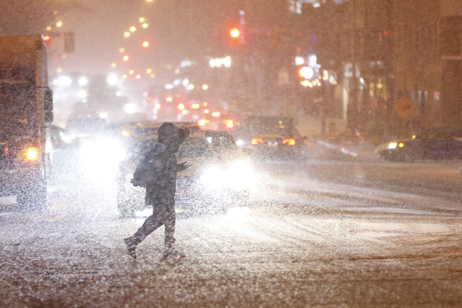 Toronto weather: Flurries bring weather travel advisory