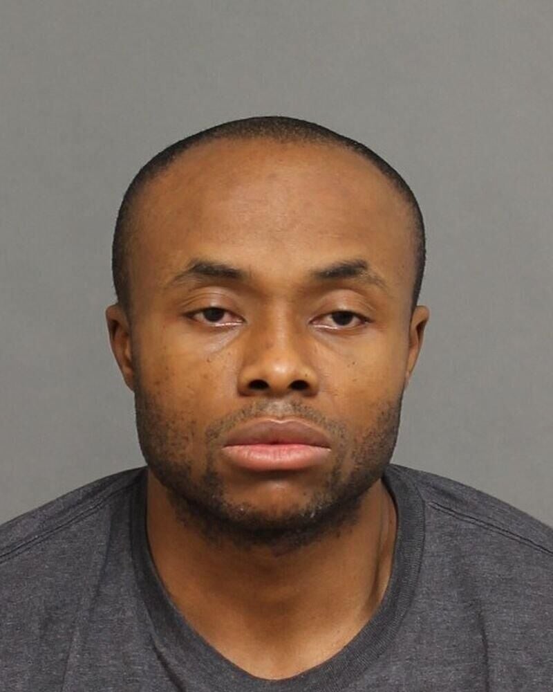 Stabbing suspect wanted for attempted murder in North York