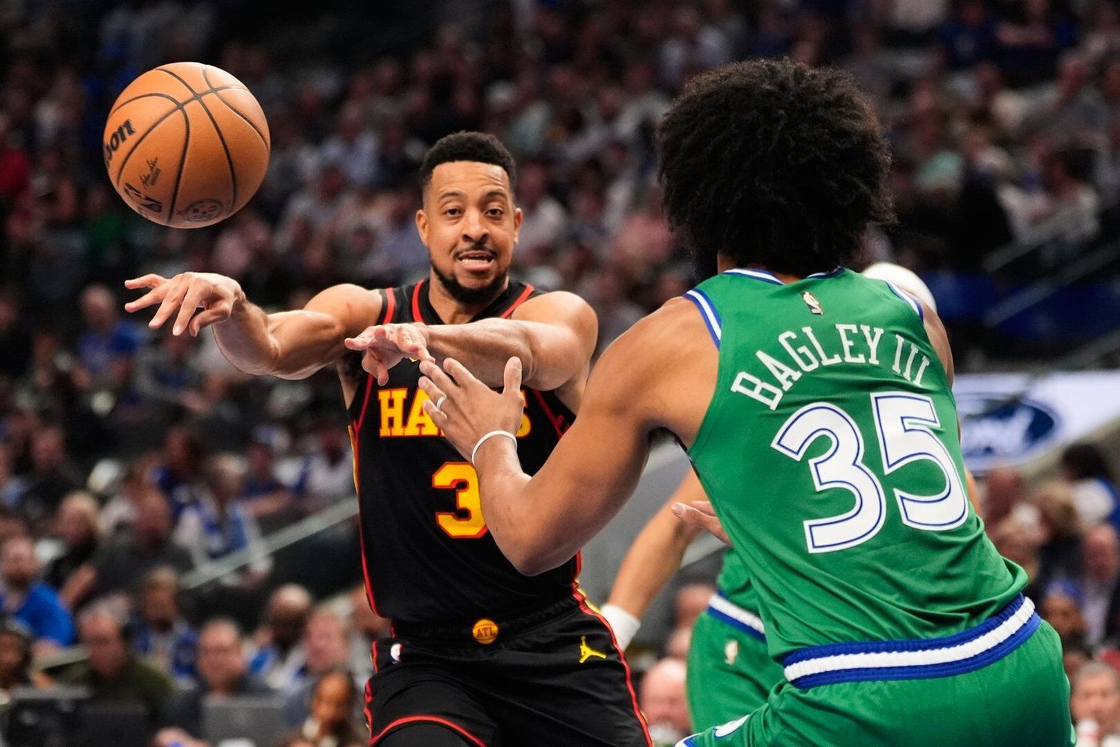 Hawks beat the Mavericks 135-120 for their 11th straight win
