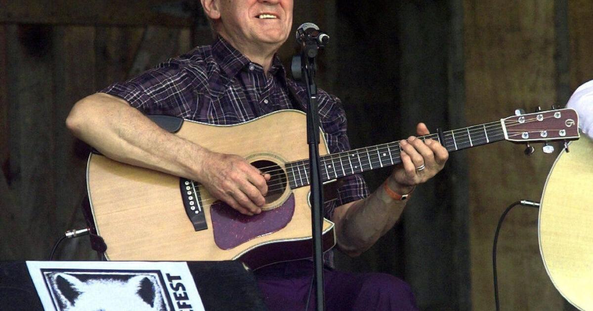Doc Watson: Bluegrass legend dies at 89