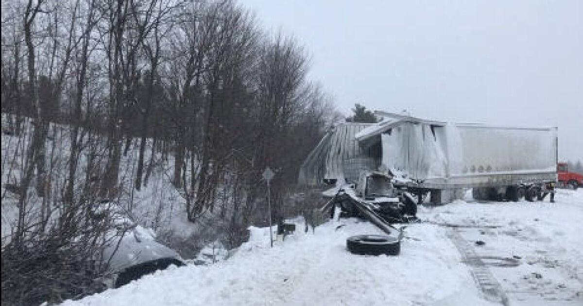After deadly crash, Highway 401 near Kingston re-opened