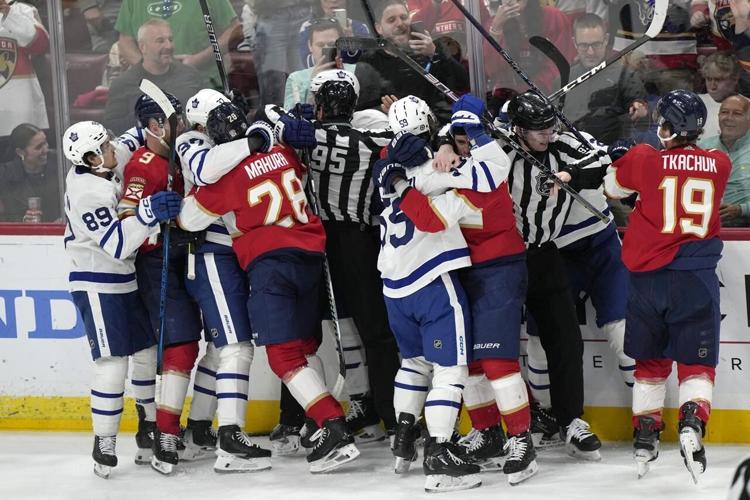 Panthers beat Maple Leafs 5-2, clinch Atlantic Division title