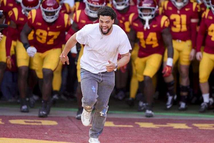 No. 5 Notre Dame punches CFP ticket with 2 late interception return TDs to beat USC 49-35