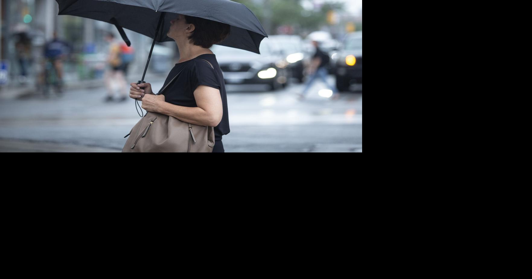 Toronto in for rainy but warm weekend