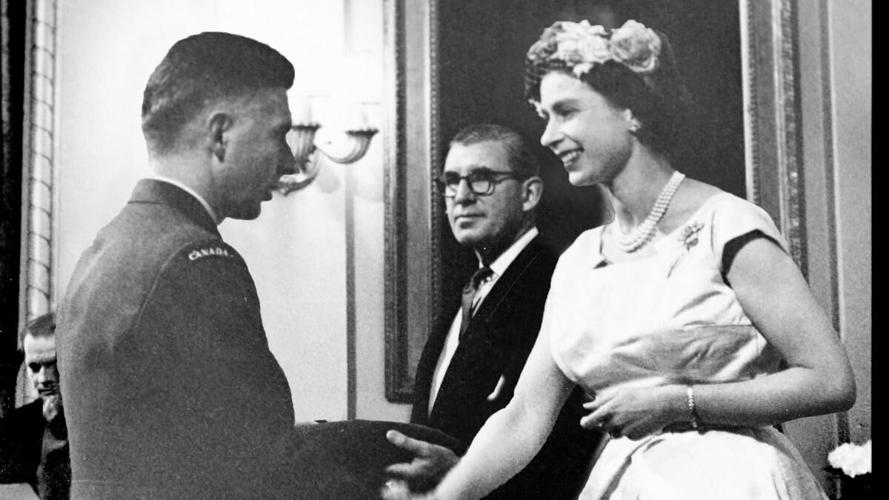 ‘Andy’ Carswell, a WWII flying ace who twice escaped from a German PoW ...