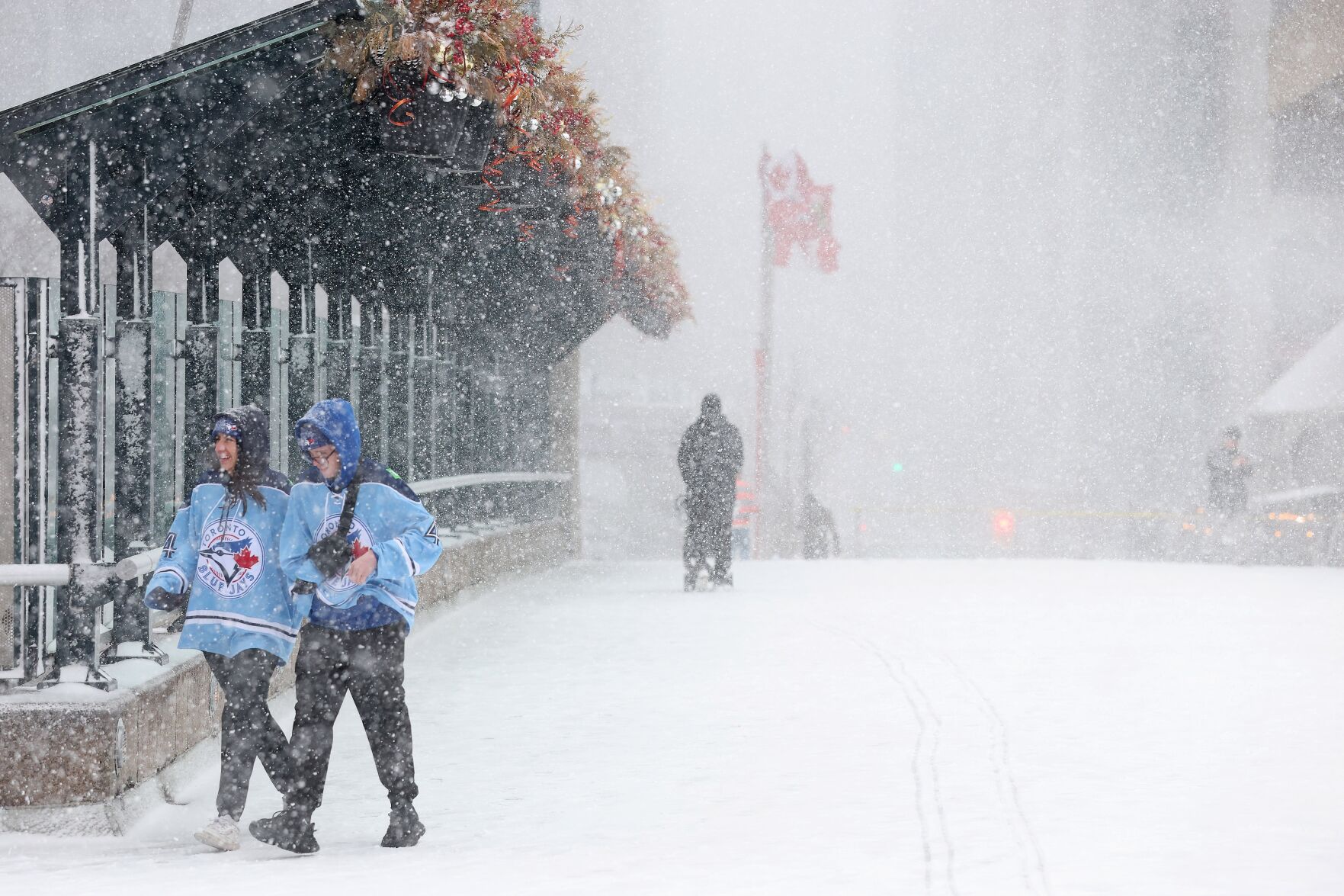Snow, thundersnow, sleet and then rain swamp Toronto