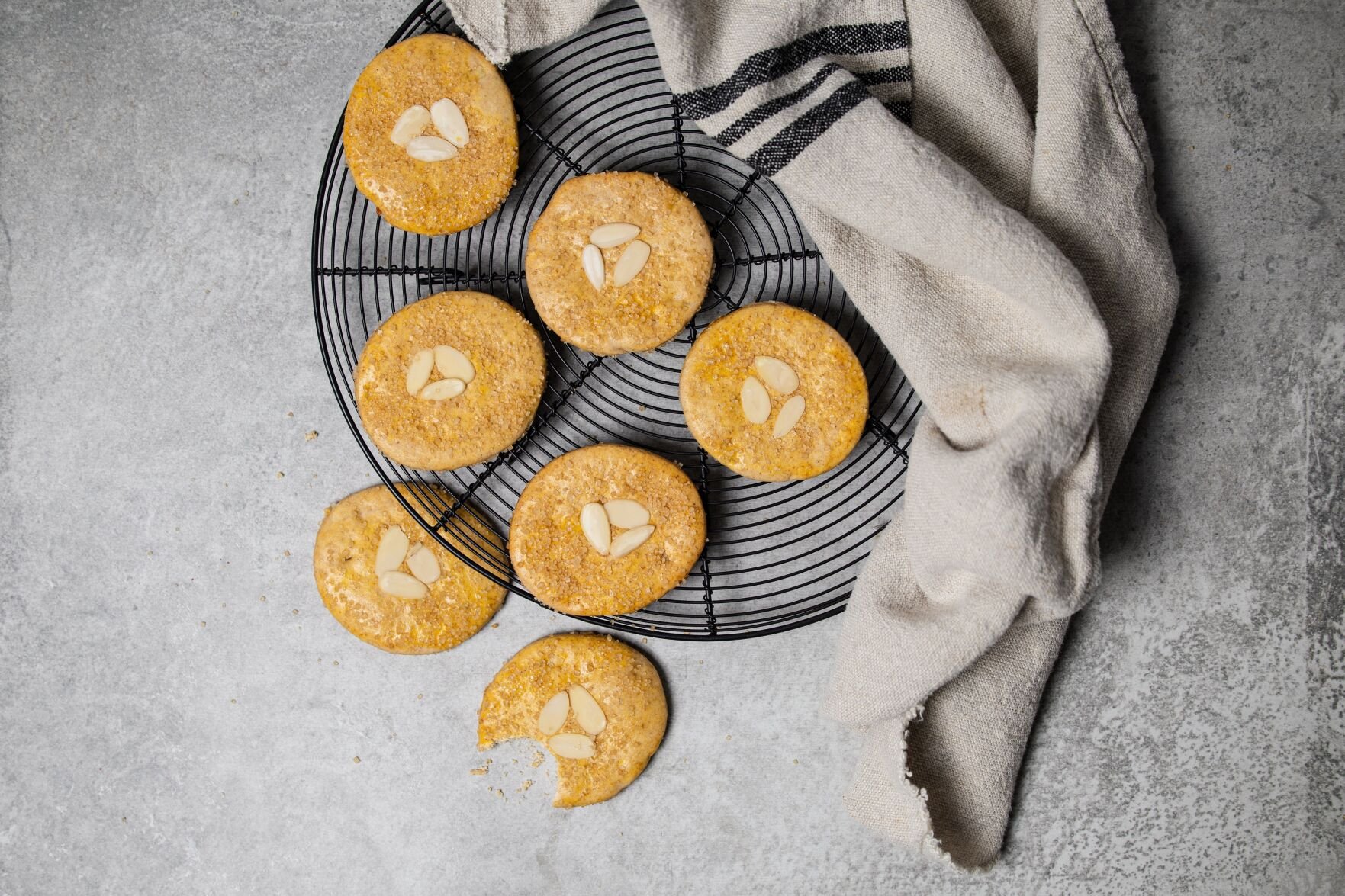 This Ukrainian cookie recipe is a celebration of honey