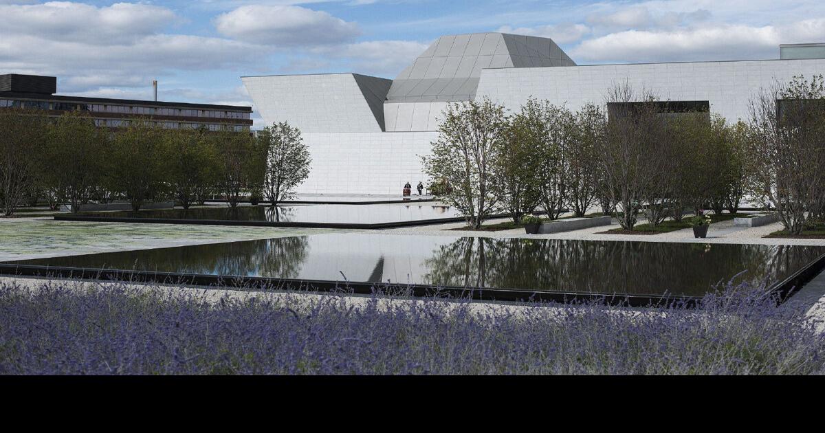 Celebrity watcher Shinan Govani reflects on the new Aga Khan museum