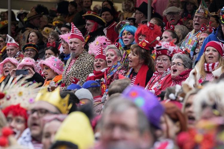 Carnival's women revelers take over the Rhineland for a day, dancing ...