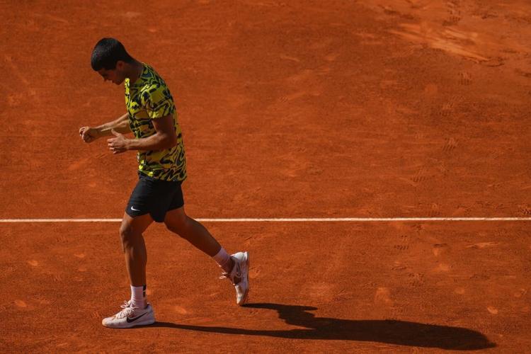 Alcaraz celebrates 20th birthday with return to Madrid final