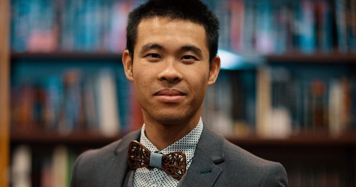 U of T professor defends awarding marks to students who buy his book ...