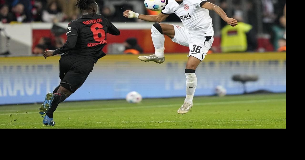 Kane scores twice to end brief goal drought as Bayern keeps pace with ...