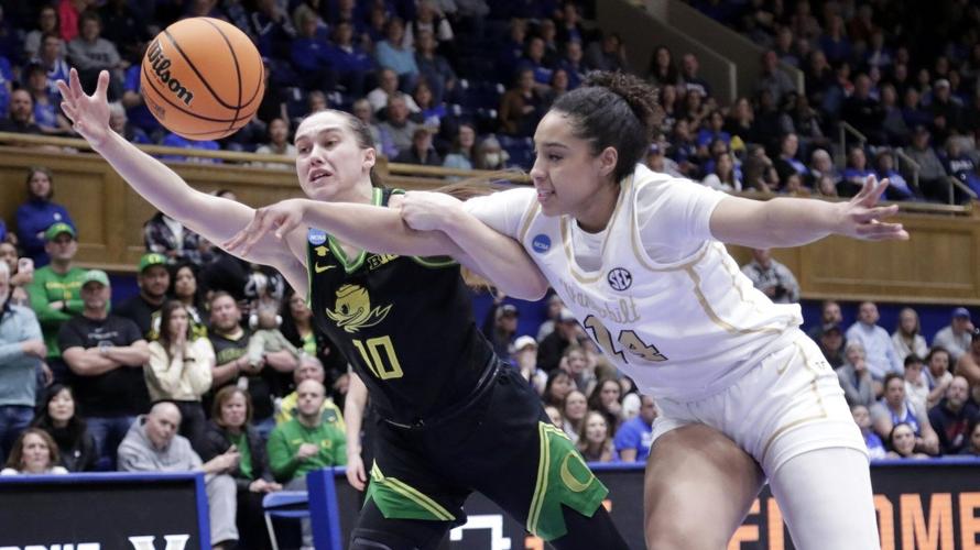 No. 10 Oregon recovers after losing big lead, tops No. 7 Vanderbilt in ...