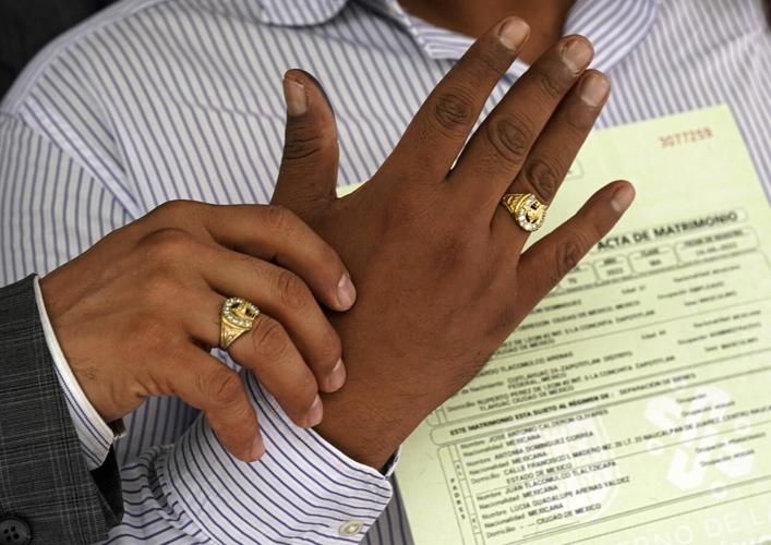 Mass Same Sex Wedding In Mexico Challenges Discrimination 6258