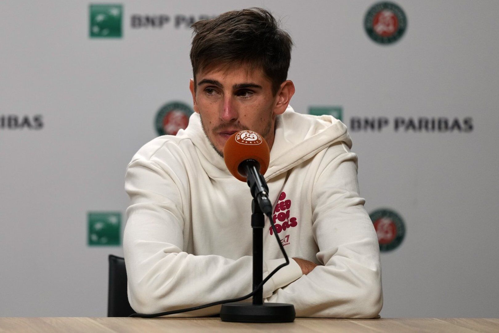 Sick and sleepless Arnaldi pulls out of French Open semifinal after ...