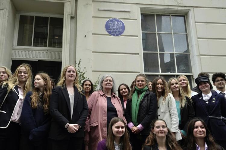 London’s historic blue plaques seek more diversity as 1,000th marker is ...