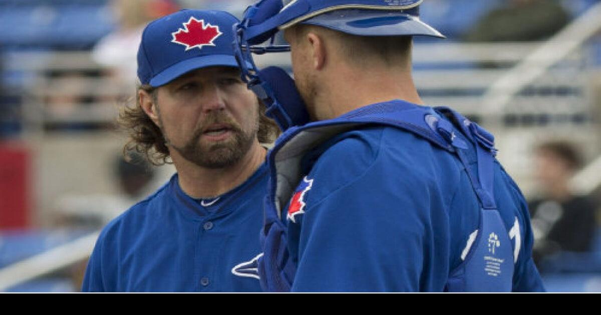 Blue Jays catcher Josh Thole expands zone: Griffin