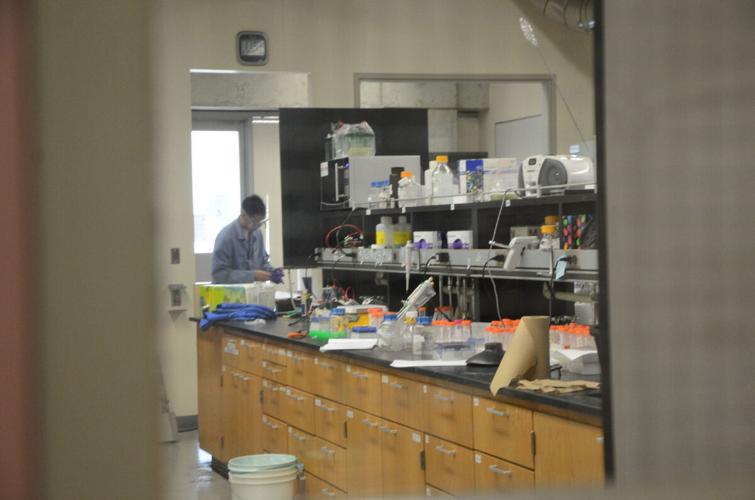 A young lab worker, a professor and a deadly accident