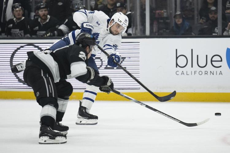 Tavares, Maple Leafs end Kings' home point streak with 3-1 victory