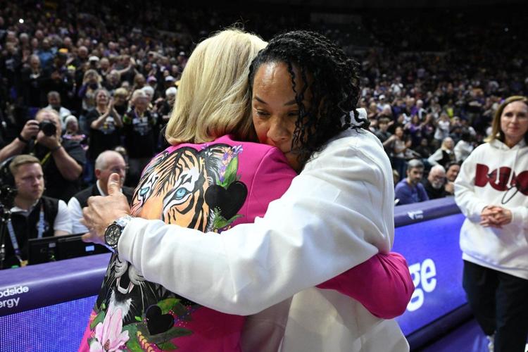No. 3 South Carolina beats No. 6 LSU 79-72, extending winning streak ...
