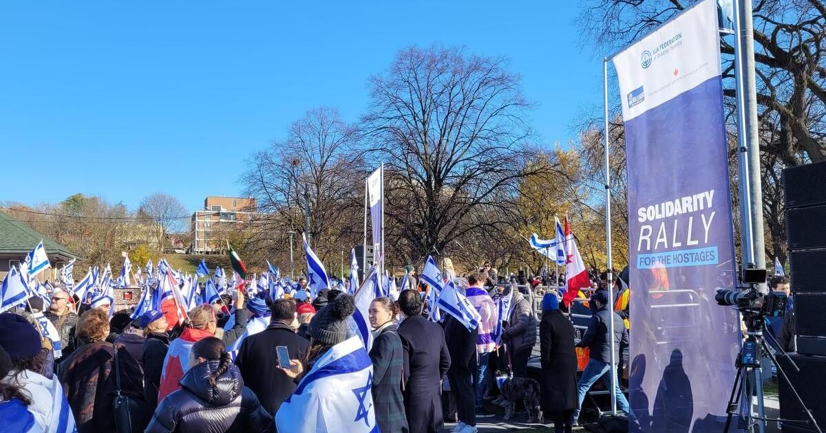 Thousands gather for pro-Israel rally at Christie Pits Park